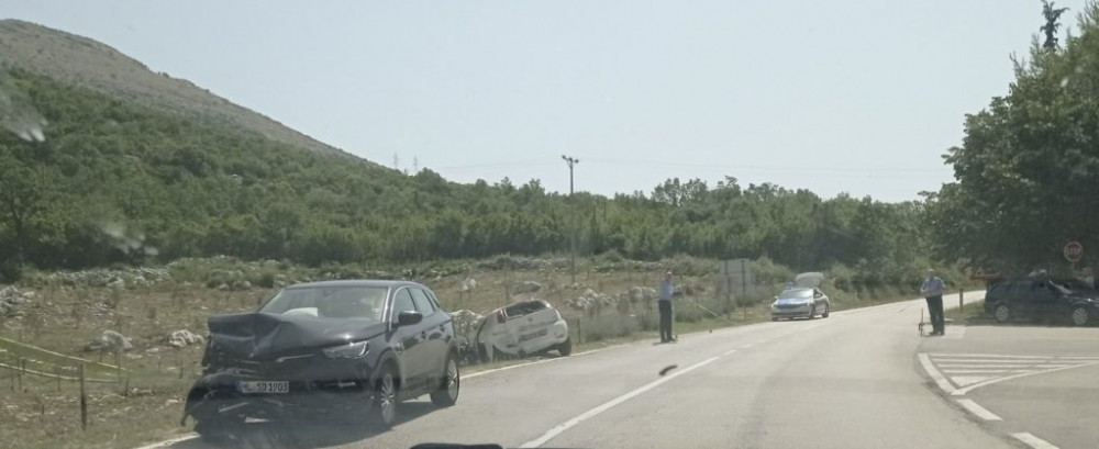 Saobraćajka kod Tvrdoša – Povrijeđeno jedno lice | Herceg Televizija Trebinje